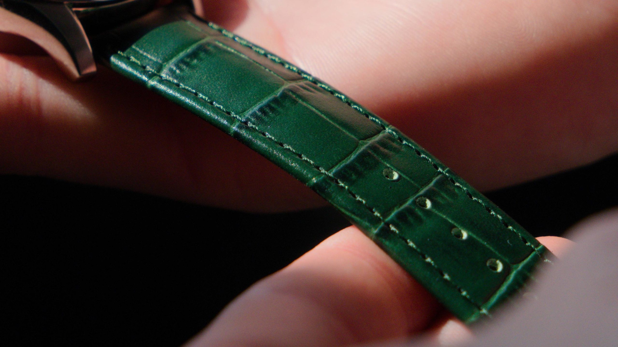 A touch of green on your wrist - Watch Academy